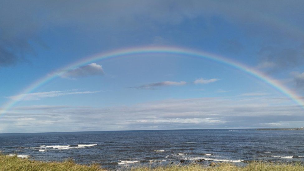 Rainbow chasing during unsettled spell - BBC Weather