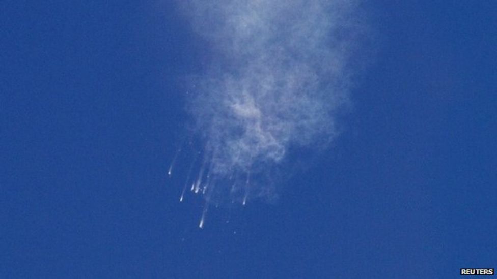 Unmanned SpaceX rocket explodes after Florida launch - BBC News