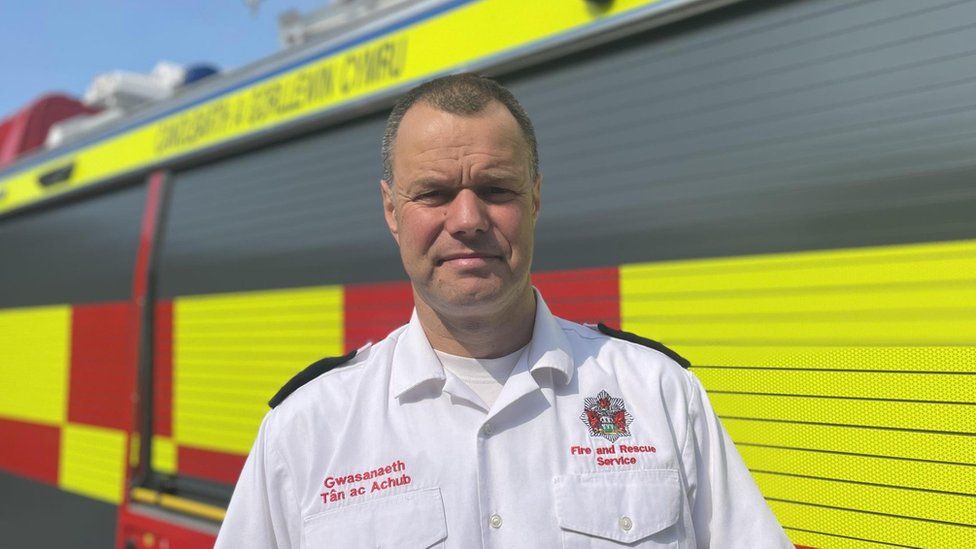 Apelio am wybodaeth ar ôl nifer o danau gwyllt - BBC Cymru Fyw