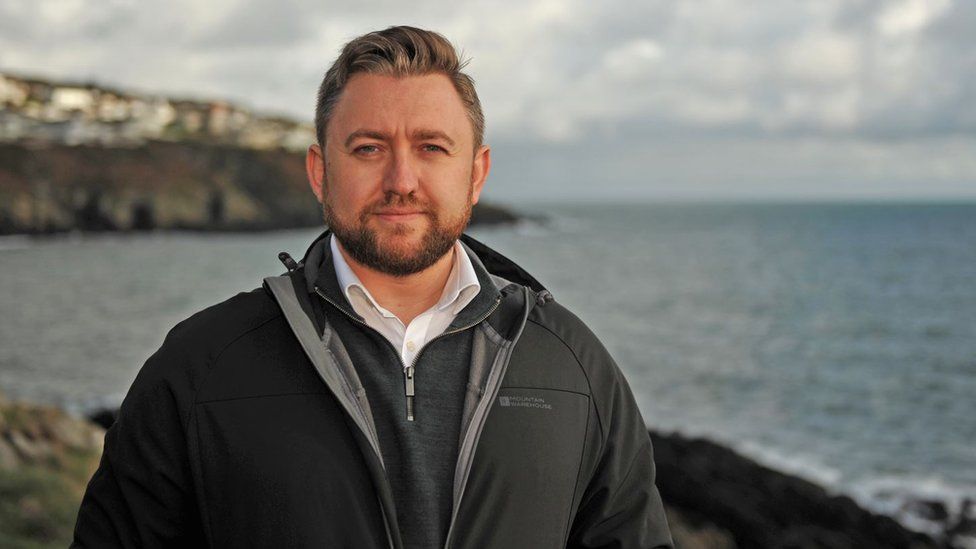 Offshore wind generation firm sets up Isle of Man office - BBC News