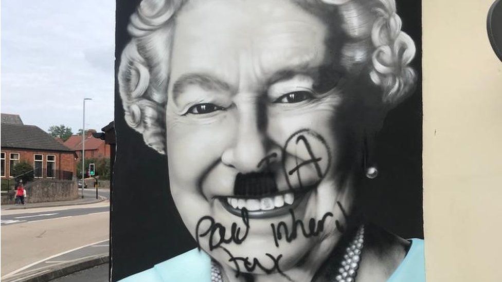 Taunton Queen mural artist 'disheartened' by vandalism - BBC News