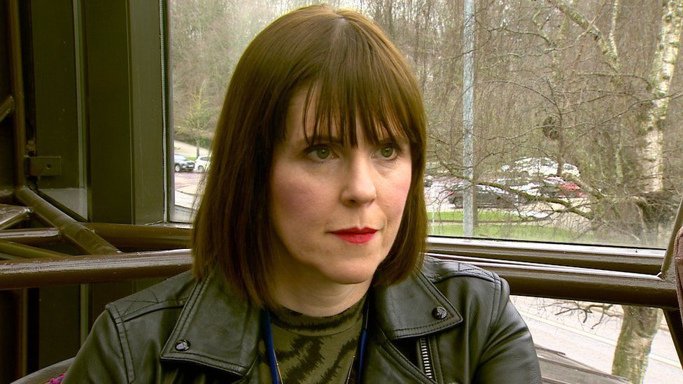 Teachers reaching 'breaking point' at SEN schools, union says - BBC News