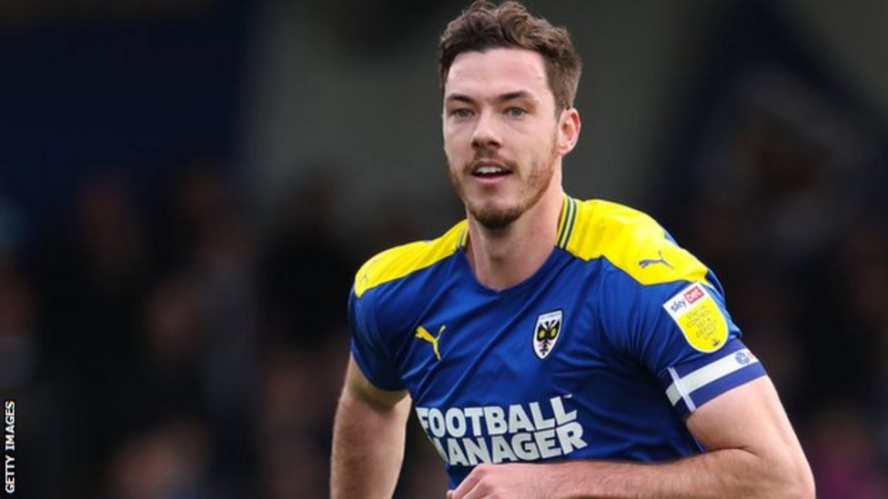 Ben Heneghan: Sheffield Wednesday to sign AFC Wimbledon defender - BBC ...
