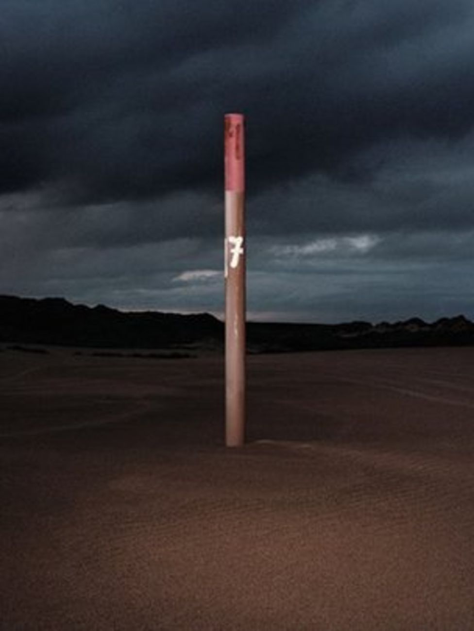 Donald Trump: Photographs of controversial golf course exhibited - BBC News