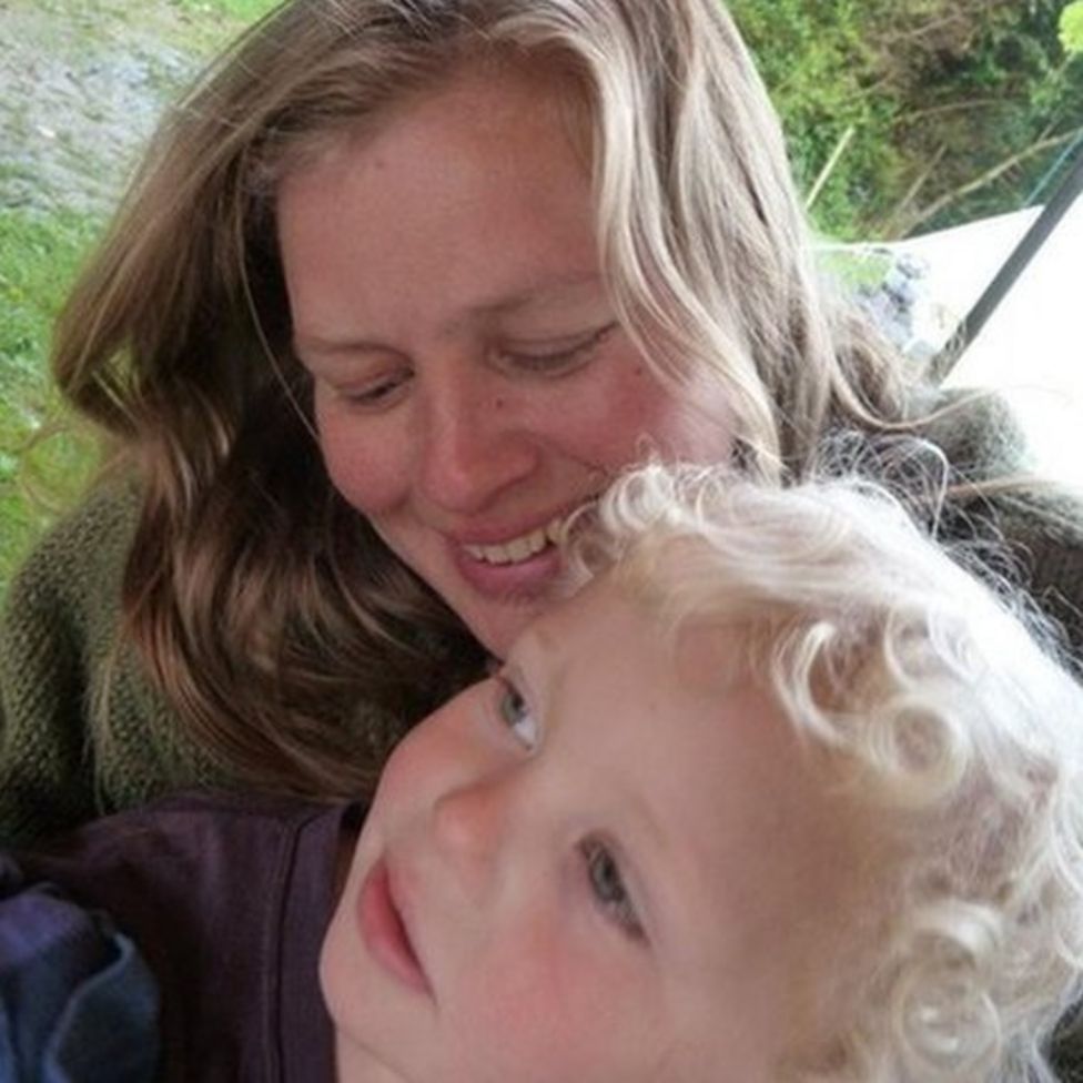 Bristol mum facing £85k bill to extend life with her son - BBC News