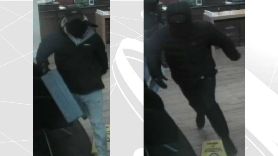 HSBC Bournemouth bank robbery CCTV released - BBC News
