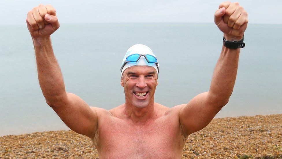 Lewis Pugh to train in Lewis for Antarctic lake swim - BBC News