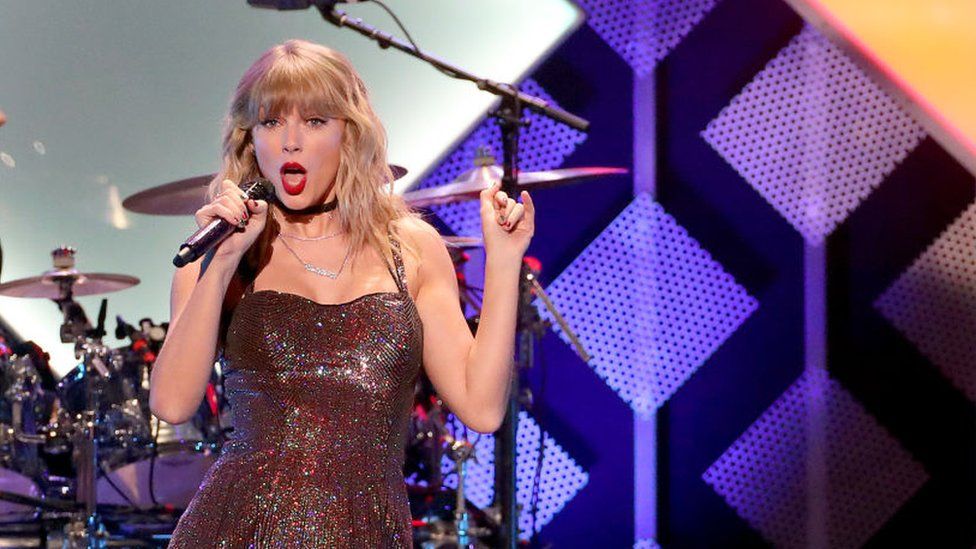 BTS, Taylor Swift and other winners at the American Music Awards 2020 ...