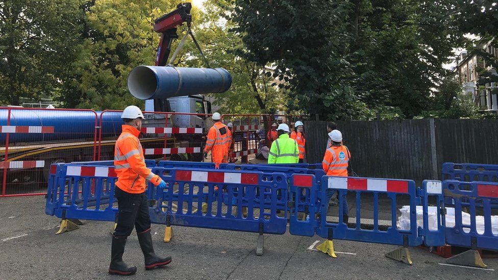 Hackney Council criticise Thames Water over repeated floods - BBC News