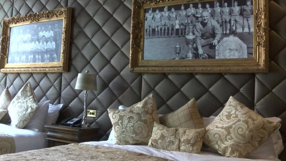 Liverpool's Bill Shankly tribute hotel unveiled - BBC News