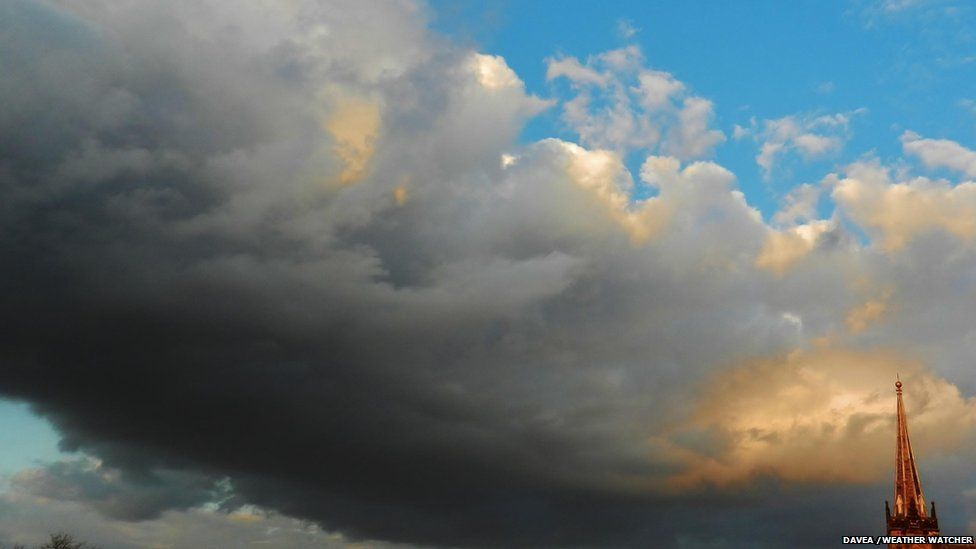 Sunshine and showers - BBC Weather