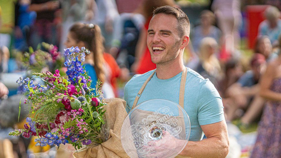 Great British Bake Off Final 2019: David crowned winner - BBC Newsround