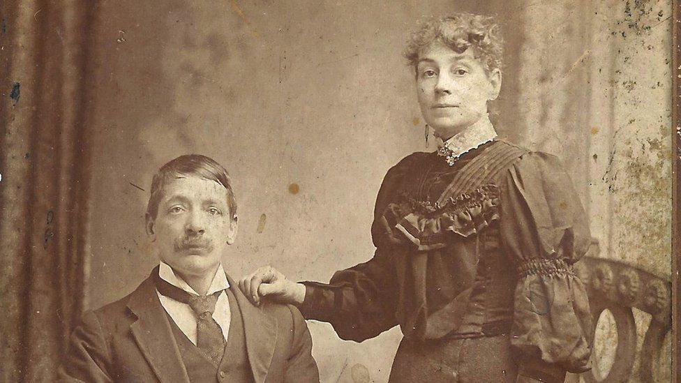 Matchgirls strike pioneer Sarah Dearman's grave 'under threat' - BBC News