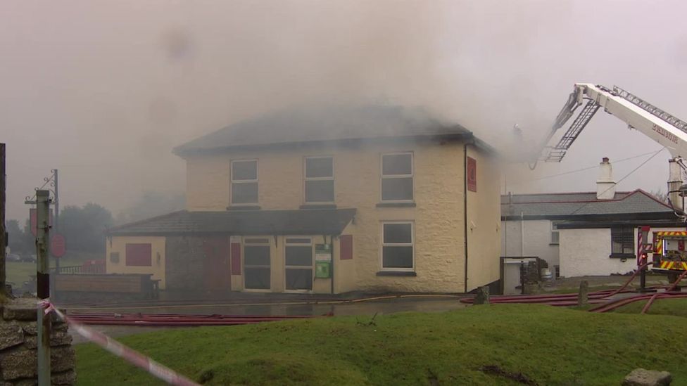 Derelict building fire in Cornwall was arson attack - BBC News