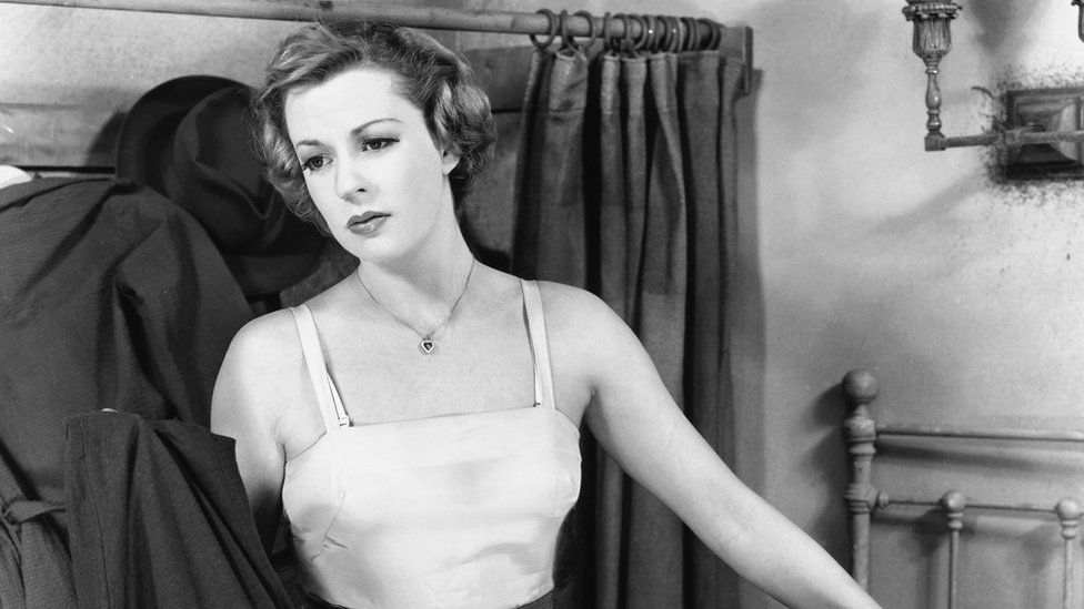 Paul Robeson's Othello: How stage passion spilled into real life - BBC News