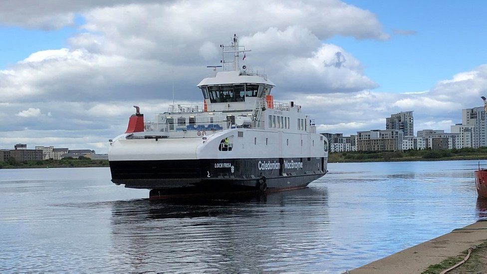 CalMac Uist ferry returns to service following repairs - BBC News