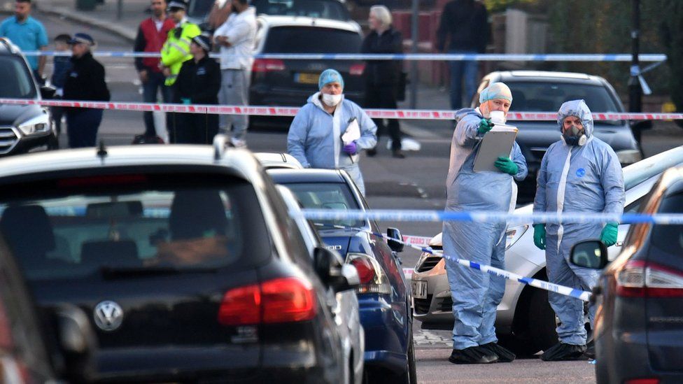 Wood Green murder: Man stabbed in front of children at hair salon - BBC ...