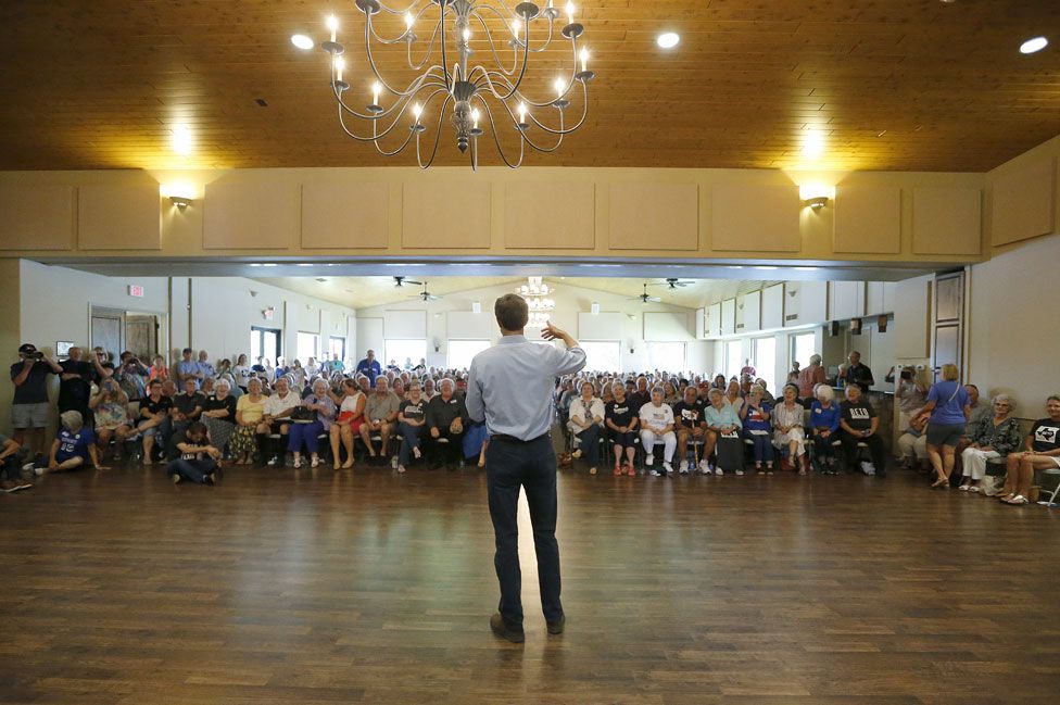 Beto O'Rourke: Democrats dazzled by rising star in Texas - BBC News