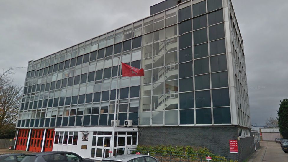 Hertfordshire Fire and Rescue Service 'requires improvement' - BBC News