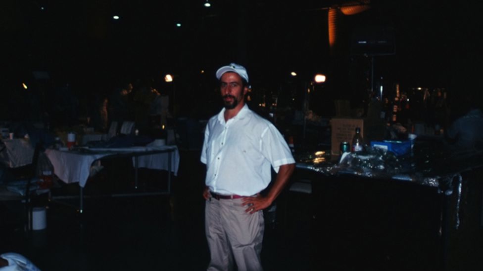 9/11 anniversary: Doctor saw shocking attack from plane - BBC News