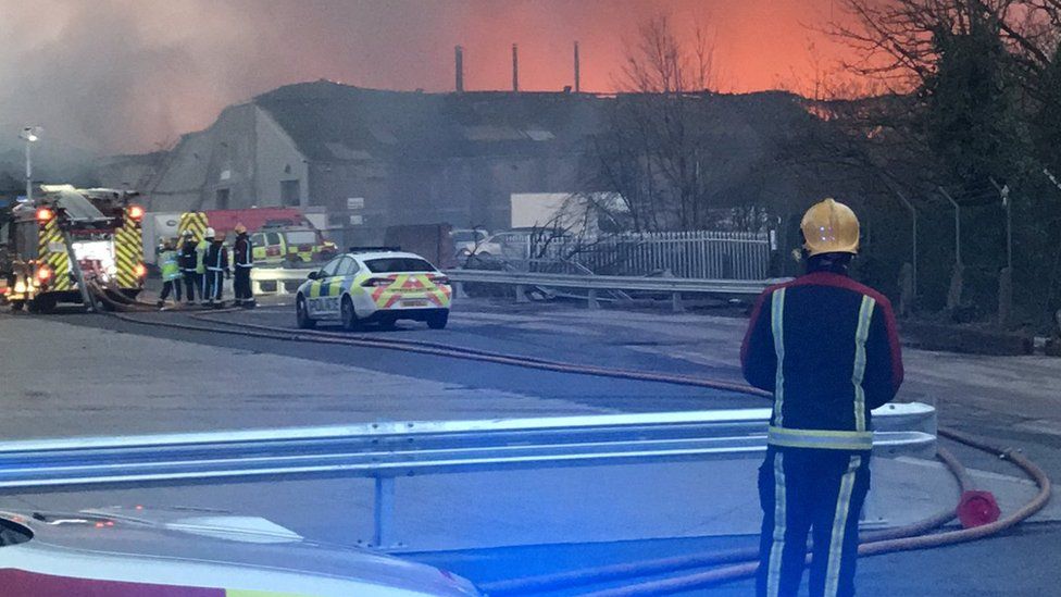 Tyseley fire: Birmingham garden furniture factory destroyed - BBC News