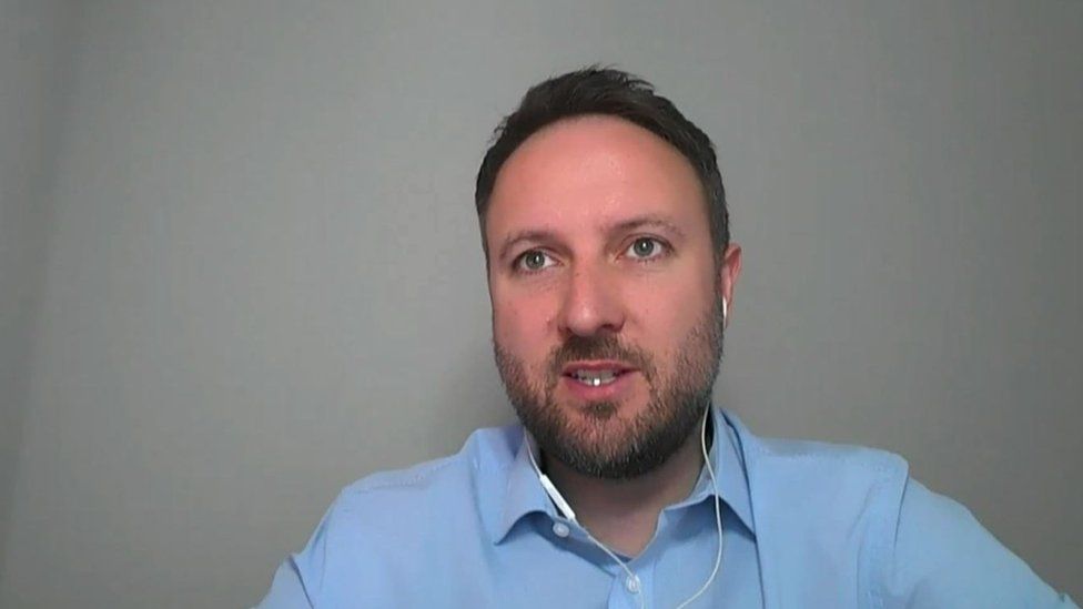 About 400 secondary pupils waiting for counselling - BBC News