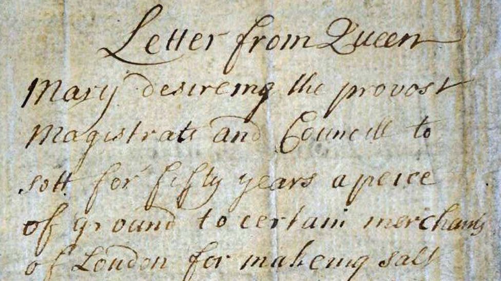 Mary Queen of Scots documents found at Museum of Edinburgh - BBC News