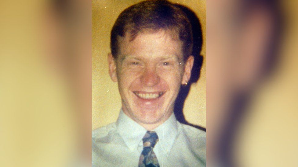 Police Ombudsman loyalist murders report: Who were the victims? - BBC News