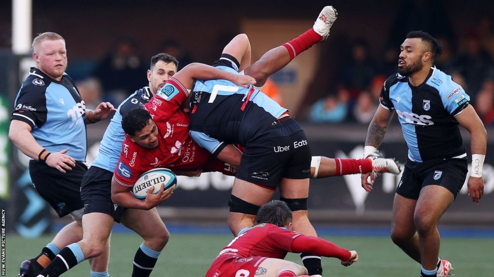 United Rugby Championship: Cardiff 23-29 Scarlets - Dwayne Peel's side ...