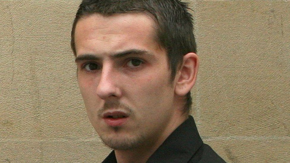 Jonathan Earp died in Gloucestershire hospital toilet - BBC News