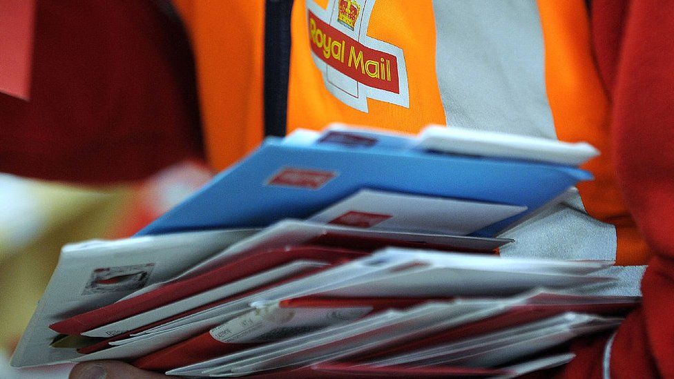 Royal Mail staff set to strike over pay and pensions - BBC News
