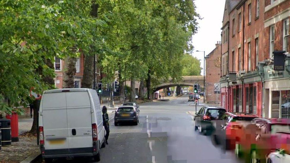 Derby: Man seriously injured in city centre assault - BBC News