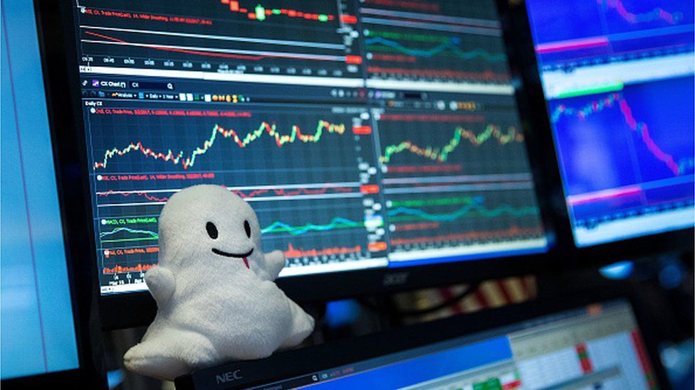 School makes millions from Snapchat IPO - BBC News