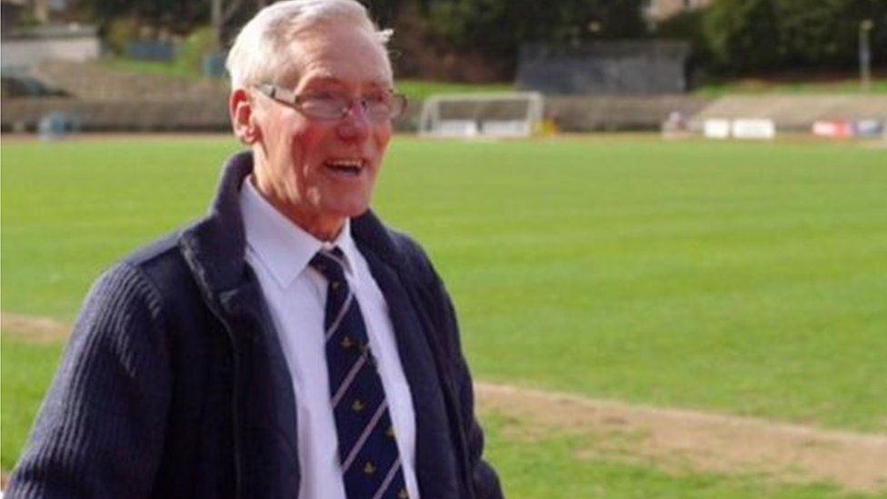 Hero grandad rescues Commonwealth Games legend from swimming pool - BBC ...