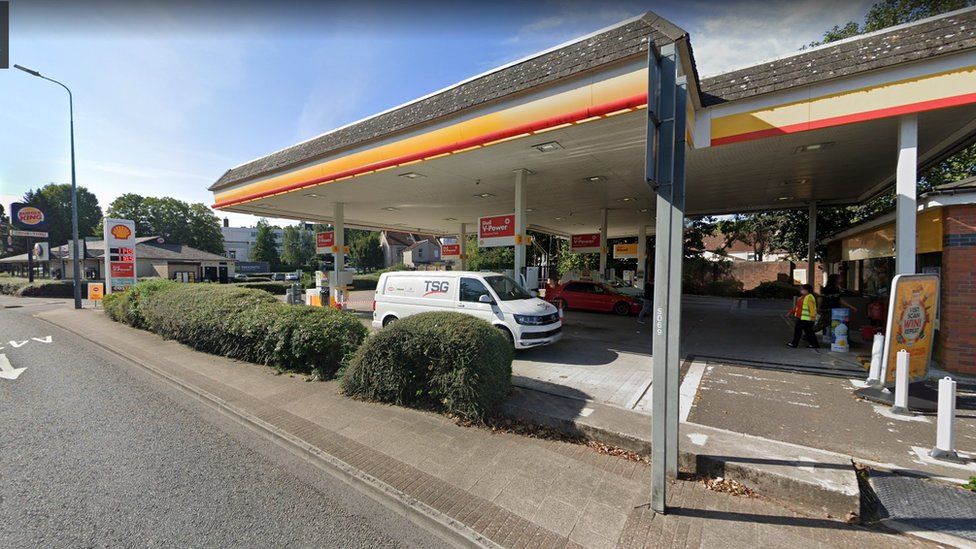 Man suffers serious head injury falling from car in Bristol - BBC News