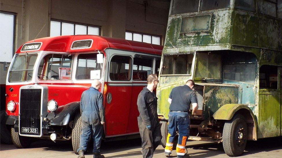 Vintage buses to take to Barry, Vale of Glamorgan, streets - BBC News