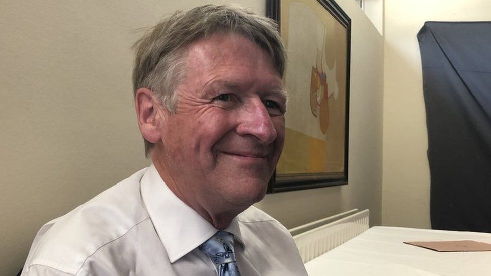 European elections: Independents hope to make mark in poll - BBC News