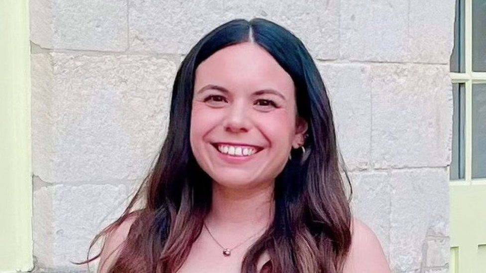 Cost of living: How can I make extra income? - BBC News