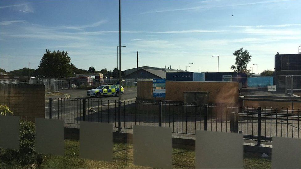 Dover armed siege ends with arrest of gun suspect - BBC News