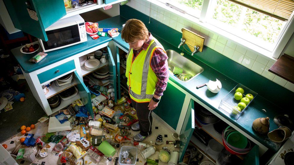New Zealand hit by two powerful earthquakes in 24 hours - BBC Newsround