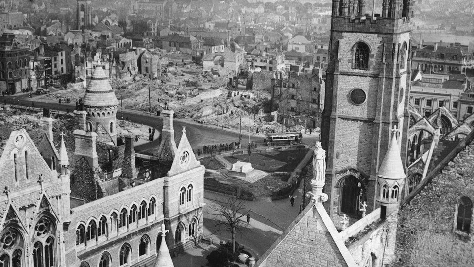 WW2 in Plymouth: Hundreds of hours of memories saved - BBC News