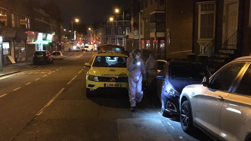 Hendon stabbing: Man killed on way to night shift - BBC News