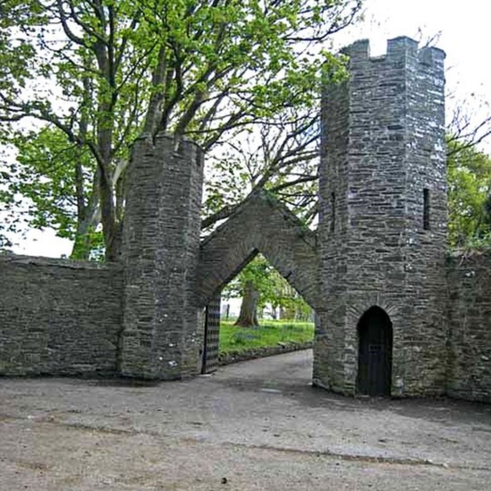 Plans for boutique hotel at 12th century Portaferry castle - BBC News