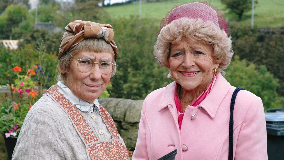 Dora Bryan's friends remember 'terrifically talented' actress - BBC News