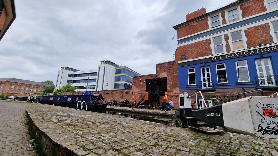 Nottingham canal tow path to undergo flood prevention works - BBC News