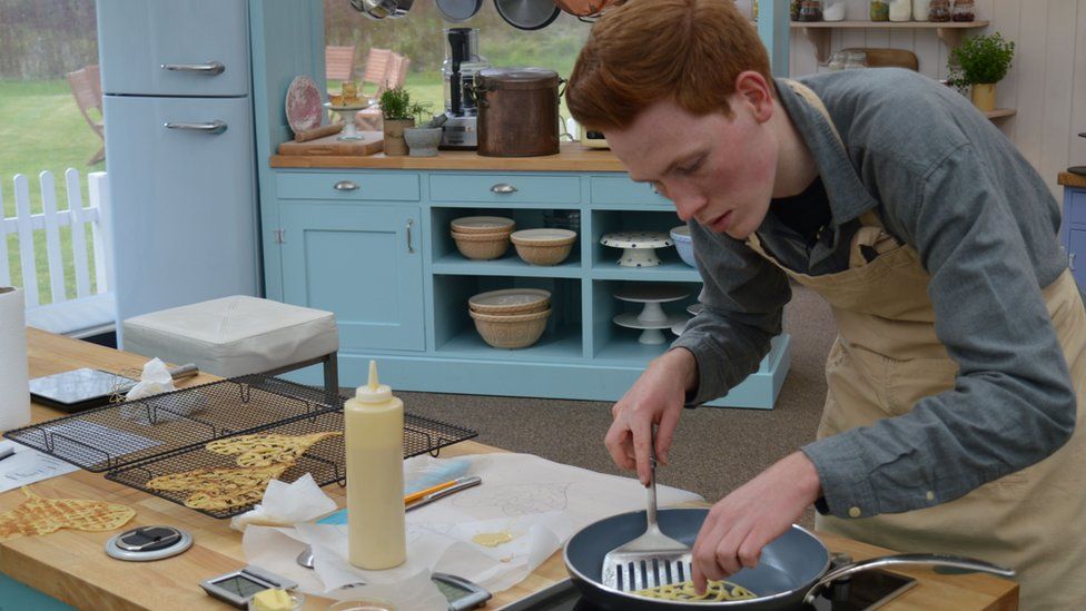 Great British Bake Off: Andrew Smyth's parents speak of pride - BBC News