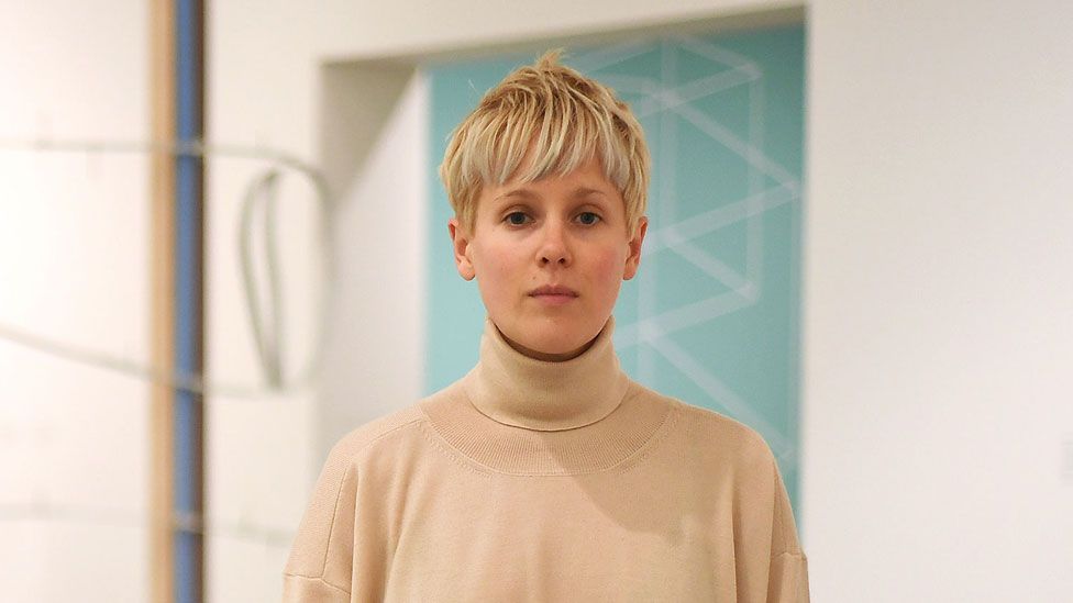 The poetic puzzles of Helen Marten - BBC News