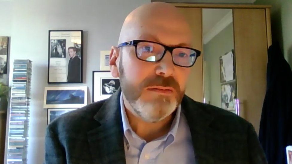 Galw am weithredu i atal 'dileu enwau Cymraeg o'r map' - BBC Cymru Fyw