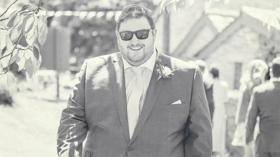 Tributes to Creamfields festival death man Joe Sheppard - BBC News