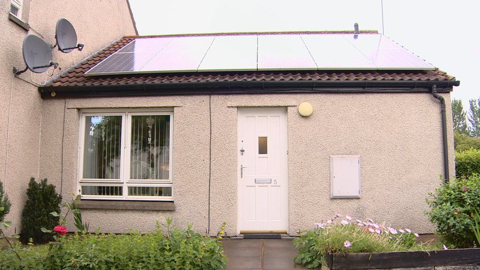 From hand-warmer to house-warmer for tech firm - BBC News